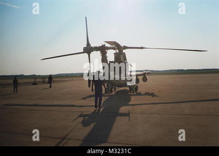 UH-1Z helo Cobra MD à Patuxent River. 6/2001 Photo byJohn Williams ...