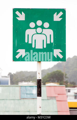 Signer avec les pictogrammes pour point de rassemblement en cas de ...