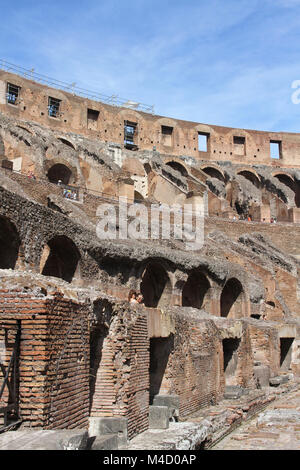 L'intérieur du Colisée, gradins, Rome, Italie Photo Stock - Alamy