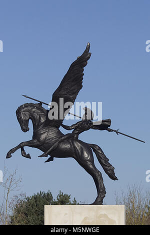 Une statue de Pégase, le cheval ailé mythique, emblème de la ville, et ...