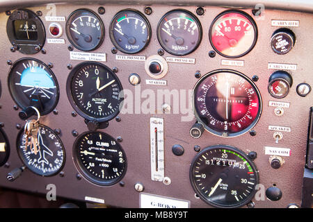 Pilotage avion ancien intérieur de l'aéronef Photo Stock - Alamy