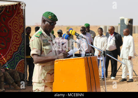 Le colonel Oumarou Aboubacar, commandant de la Zone 2, les Forces ...