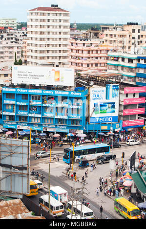 Vue aérienne de Kariakoo Market street et au-delà de la CDB, à l'est de ...