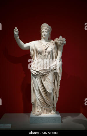 L'Impératrice Livie déifié. Statue en marbre romain du théâtre de ...