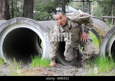 Le capitaine Yamauchi, commandant de compagnie à partir de la 7e ...