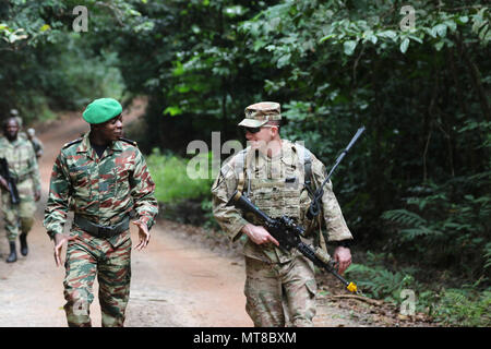 La Marine nationale gabonaise 1er lieutenant Zengue Boucah Pierre ...