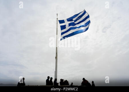 Blanc sommet bleu drapeau grec Acropole Athènes Grèce. Chritiianity ...