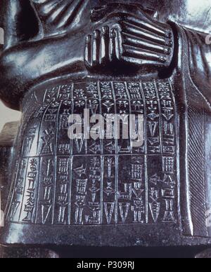 PATESI GUDEA DE LAGASH (2144-2124 AC) - DIORITA - 45 cm. Lieu : MUSÉE ...