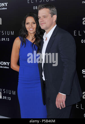 Matt Damon Elysium arrivant première au Westwood Village Theatre de Los ...
