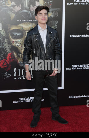 Elijah Rodriguez au 'Sicario: Day of the Soldado' Los Angeles première ...