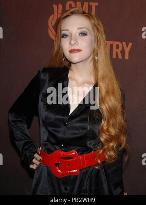 Scarlett Pomers arrivant à CTM Giants honorant les enfoirés au Kodak ...