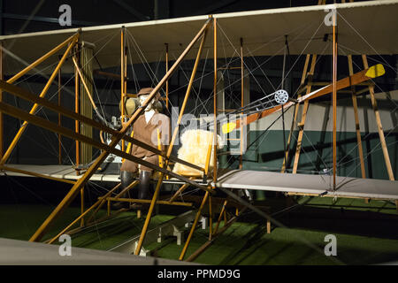 Réplique de la 1903 Wright Flyer, le premier avion motorisé à voler, à ...