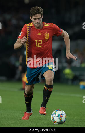 Sevilla, Espagne. 15 Oct, 2018. (L-R) Marcus Rashford (FRA), Jonny ...