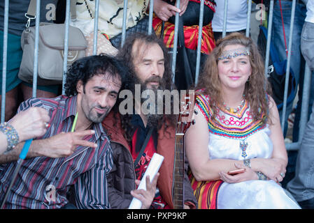 Hommage à Matoub Lounès à Paris Photo Stock - Alamy