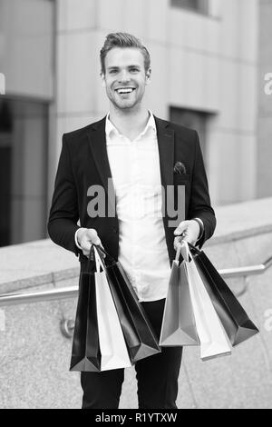 Styliste homme shopper professionnel. Shop aide consultant porte ...