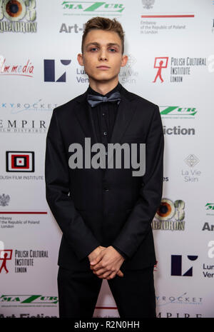 Hubert Milkowski assiste à la première UK de '303' de l'Escadron au ...