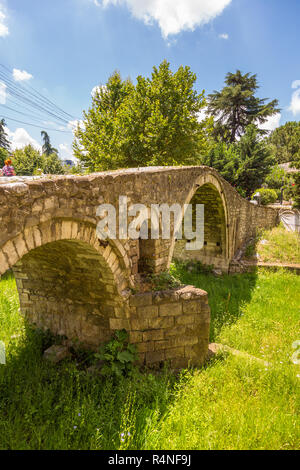 Le Pont des Tanners est une passerelle ottomane en pierre datant de ...