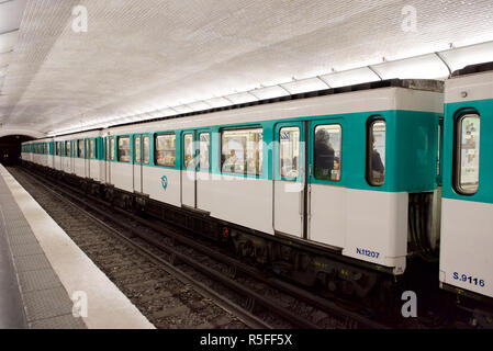 Metro Sevres Babylone