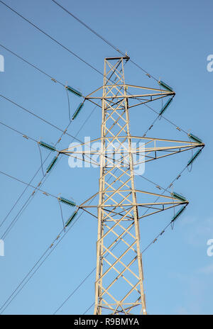 11kv ligne haute tension aériennes avec isolateur en céramique et ...