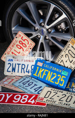 La plaque d'immatriculation du Québec ; numéro d'immatriculation du ...