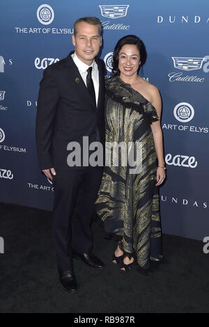 Shepard Fairey et Amanda Fairey participant au Gala annuel de la MOCA ...
