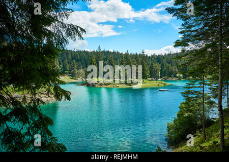 Panorama du paysage de Caumasee - Lac Cauma en juin, près de Flims ...