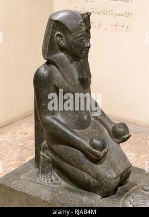 Statue du dieu Atoum la principale divinité de Per-Tem ('chambre d ...