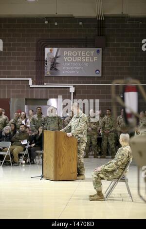 Brig. Le général Charles Lee Knowles a pris sa retraite après 35 ans de ...