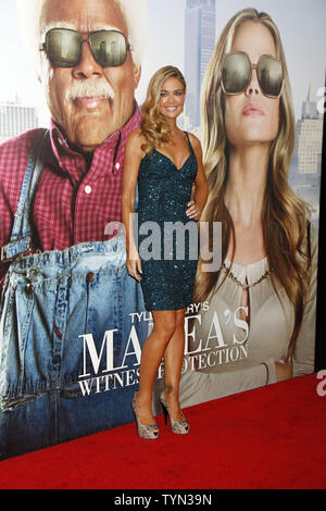 Denise Richards arrive pour 'Tyler Perry's Madea's Witness Protection ...