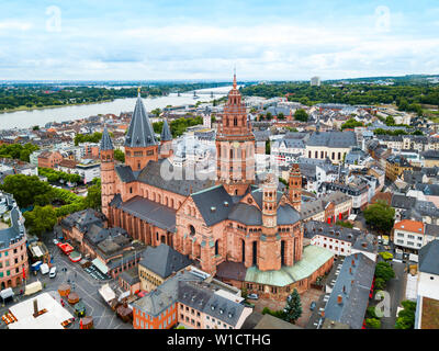 Cathédrale de Mayence aerial vue panoramique, situé sur la place du ...