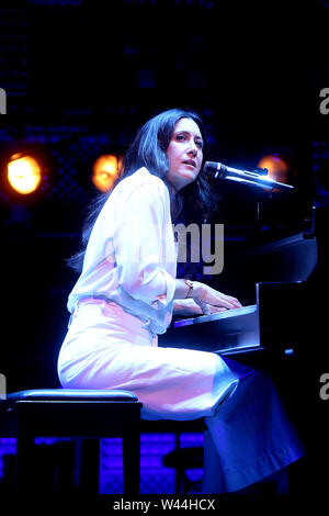 Appel de photo avec Vanessa Carlton dans La Belle Carole King comédie ...