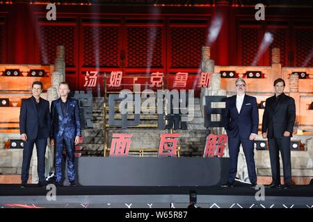 MISSION : IMPOSSIBLE - FALLOUT, de gauche : Henry Cavill, Tom Cruise ...