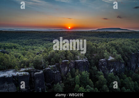 Les roches de Tisa ou les murs de Tisa sont un groupe bien connu de ...