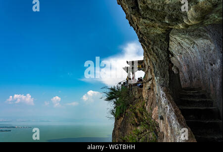 La plus célèbre et doit visiter Monument à Kunming, Grotte de Longmen ...