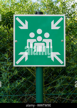 Signer avec les pictogrammes pour point de rassemblement en cas de ...