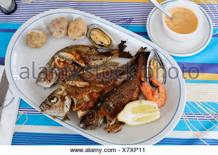 Parillada de poisson, poissons grillés plateau, El Golfo, Lanzarote ...