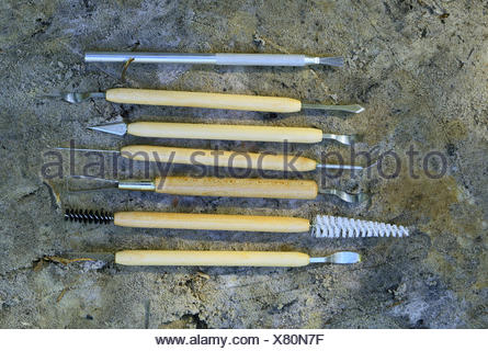 Outils pour l'archéologue d'emploi Photo Stock - Alamy