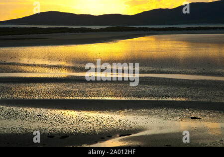 Paisaje mareal en fiordo de Taransay. Paesaggio di marea in suono di ...