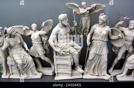 La ricostruzione del frontone orientale del Partenone secondo il ...