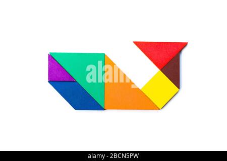 Puzzle tangram colore in balena, pesce o squalo forma su legno ...