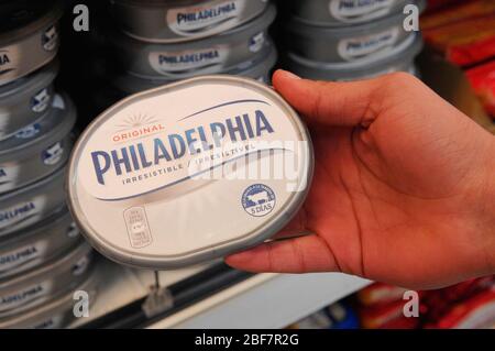 Philadelphia formaggio morbido gamma Foto stock - Alamy