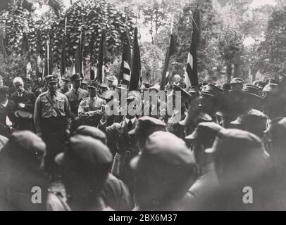 Goebbels parla alla tomba Heinrich Hoffmann Fotografie 1933 fotografo ...
