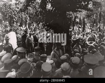 Nella tomba dell'uomo SA, Goebbels parla Heinrich Hoffmann Fotografie ...
