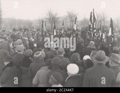 Hitler Youth Memorial nella tomba di Herbert Norkus Heinrich Hoffmann ...
