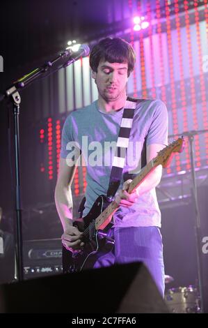 Snow Patrol performing live presso il KROQ-FM quasi acustico concerto ...