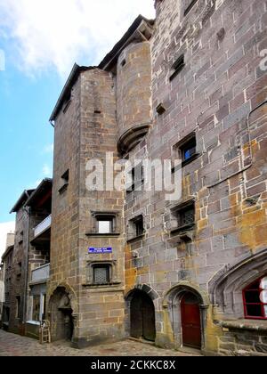 Case di città medievale di Besse et Saint Anastaise village, Puy de ...