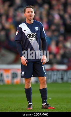 Preston North End's Aiden McGeady (a destra) e Wigan Athletic's Stephen ...