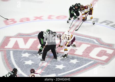 4 dicembre 2020 il goaltender Adam Scheel (31) del North Dakota ...