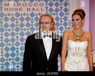 Umberto Tozzi e sua moglie frequentano la "Rose Ball" annuale 2010 (Bal ...