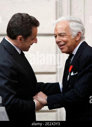 Il fashion designer statunitense Ralph Lauren, a destra, ha premiato ...